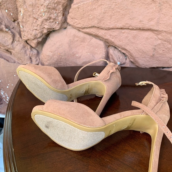 Anne Michelle | Shoes | Suede Anne Michelle Heels Size 7 | Poshmark